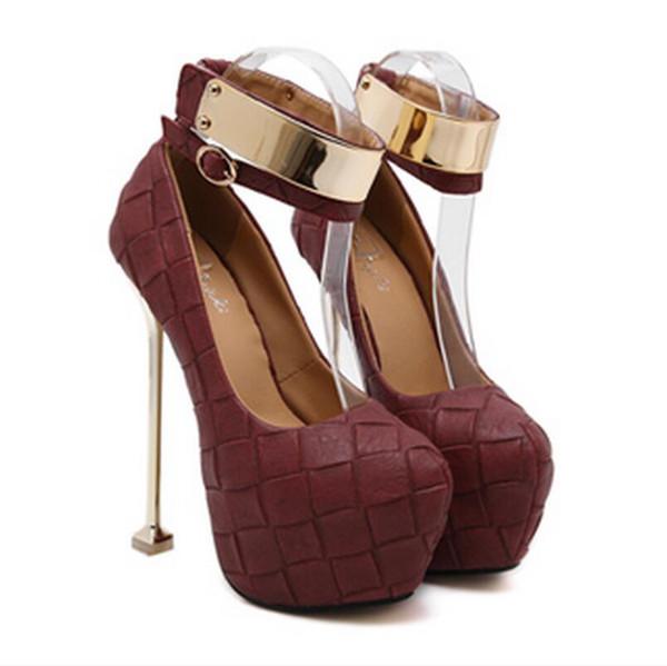 Elegant Metal Tagged Round Toe High Heels Pumps – Verkadi